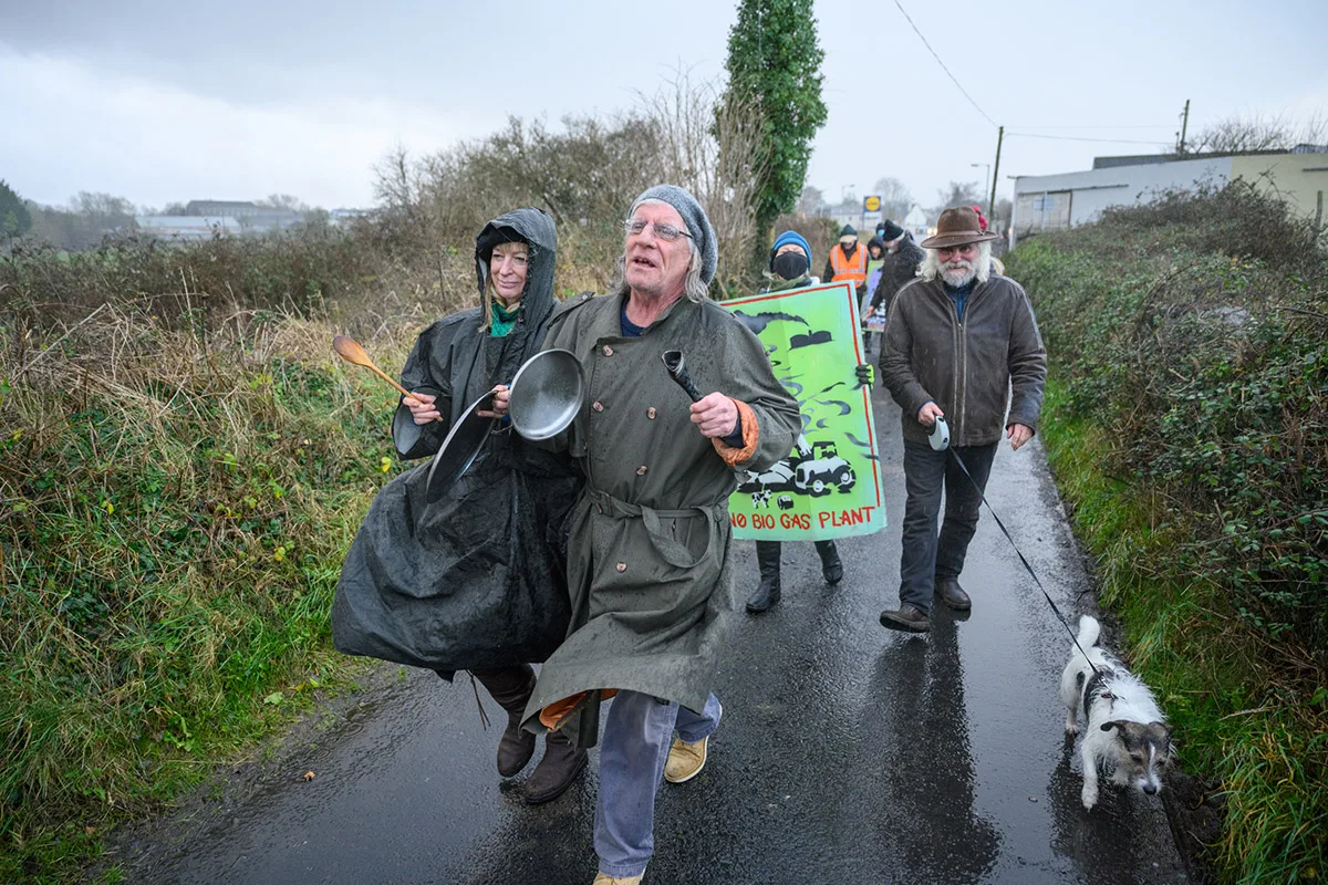 Gort makes point against gas plant with noise and colour - The Clare ...