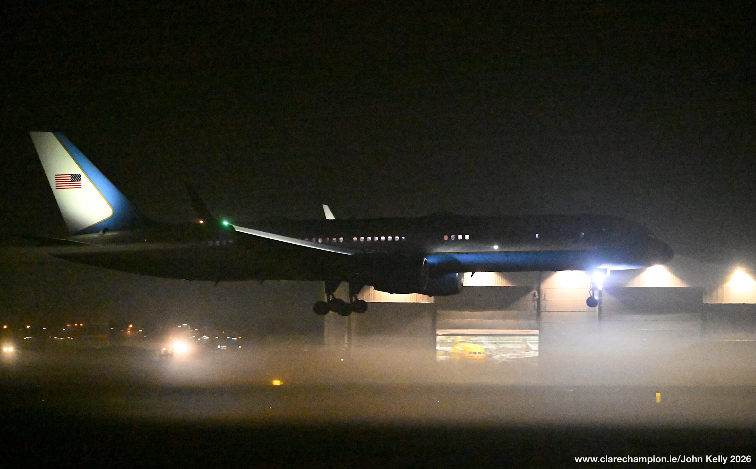 Air Force One touches down in Shannon Airport this evening - The Clare ...
